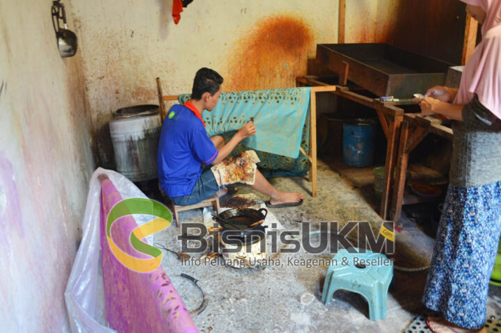 Tetap Semangat Produksi Batik Betawi, Meski Penjualan Sulit