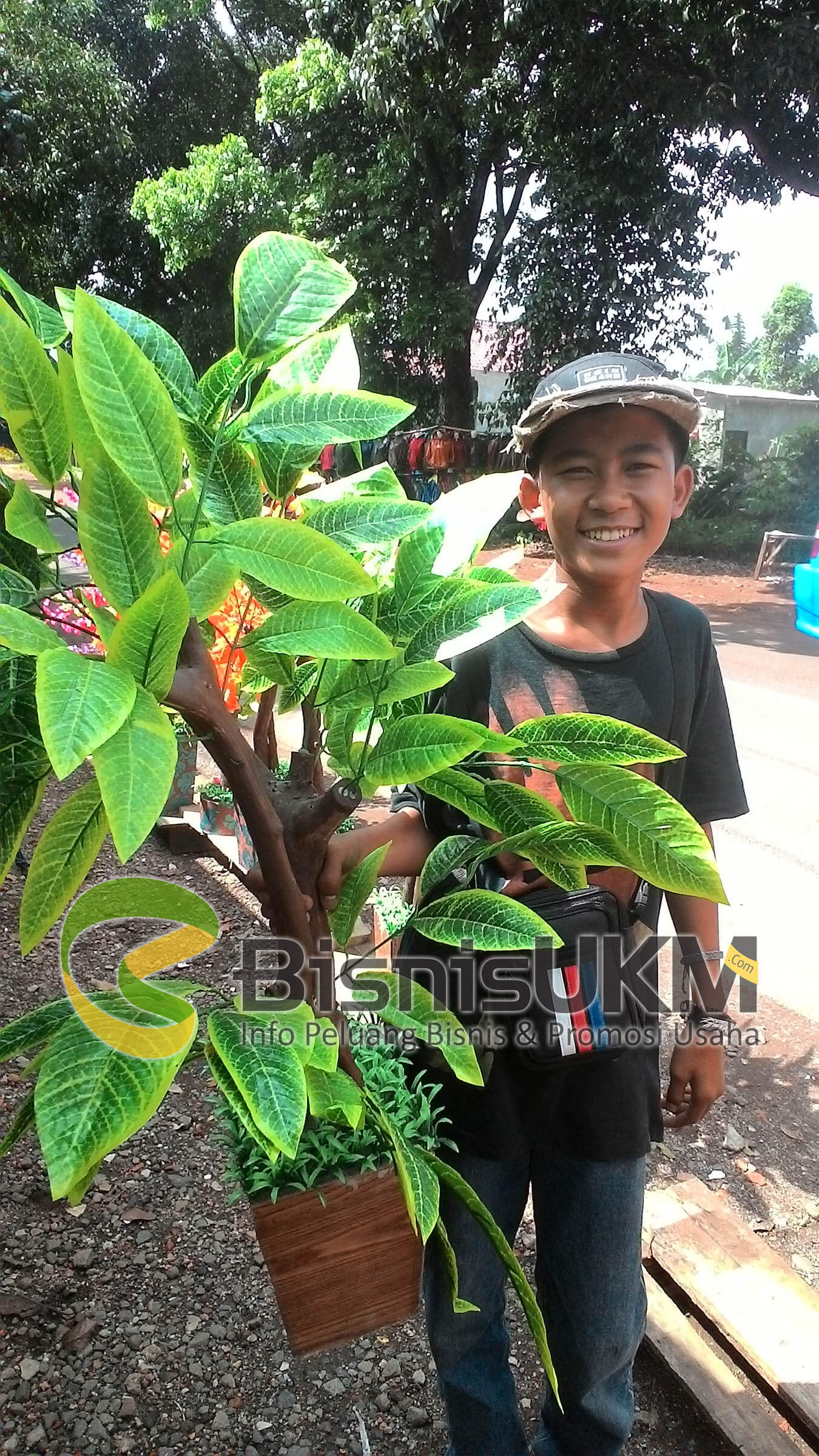 Melirik Usaha Bunga Plastik yang Bikin Rumah Makin Cantik